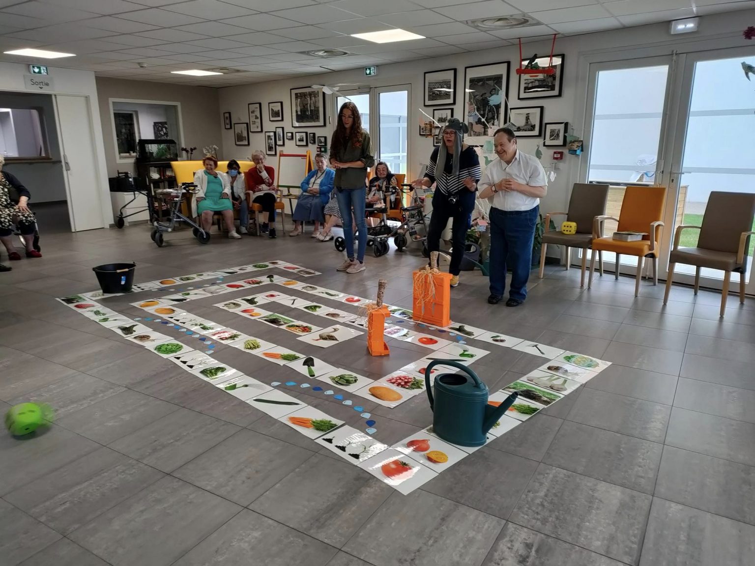Jeu de l'oie géant ! - EHPAD André Pouly à Drocourt
